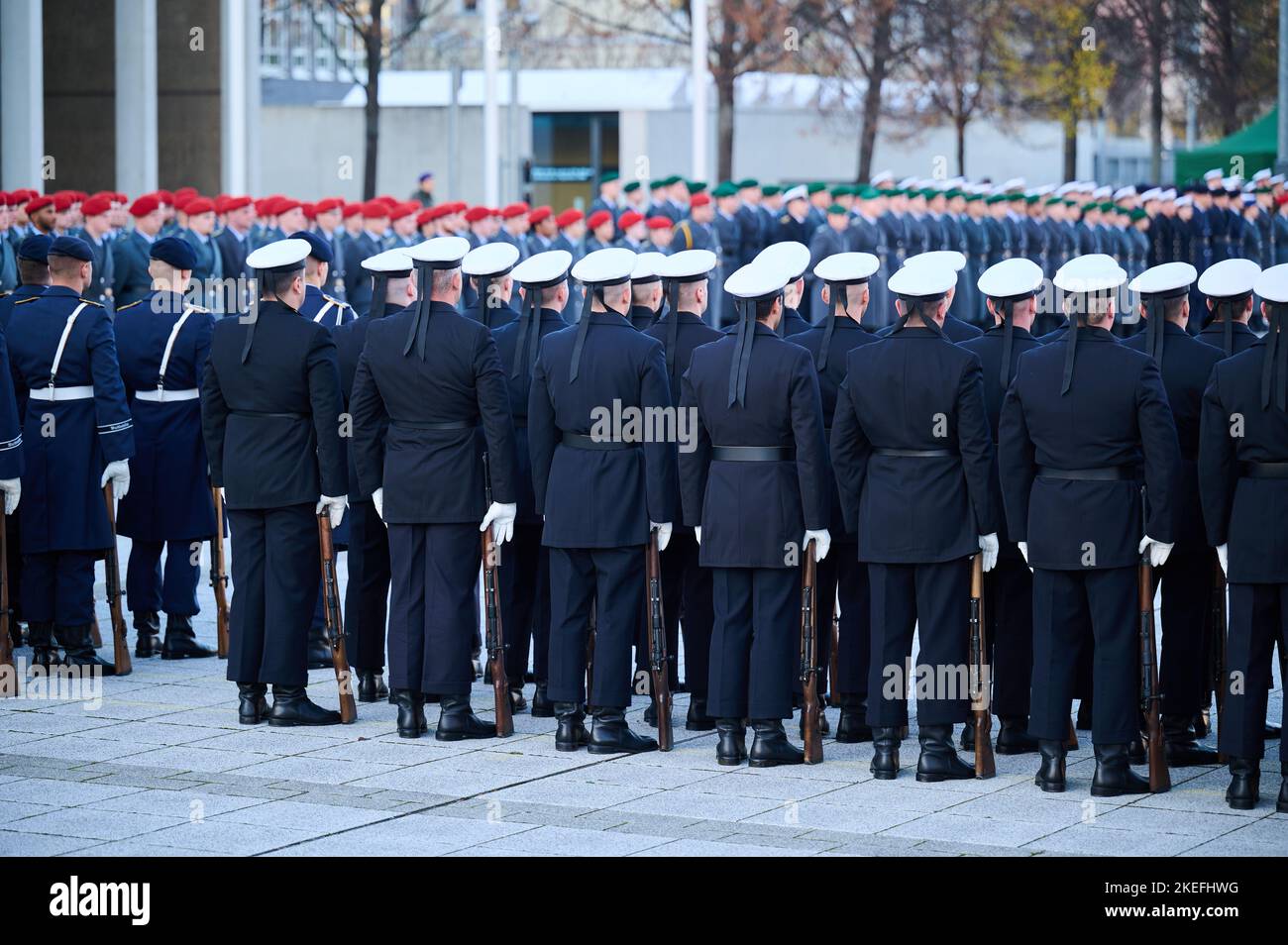 Berlin, Germany. 12th Nov, 2022. Recruits stand on the parade ground of ...