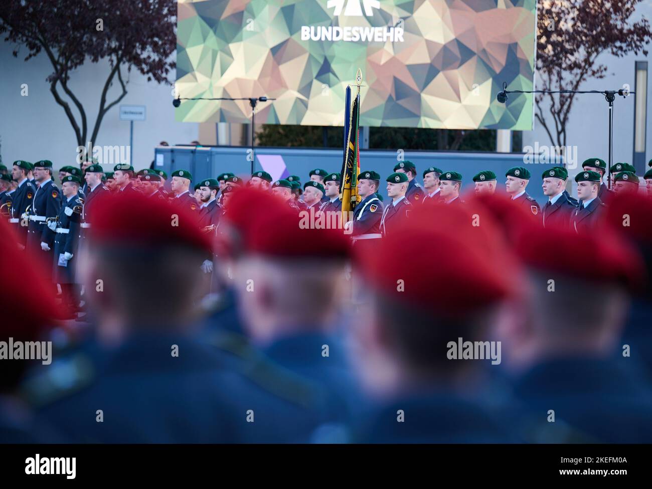 Berlin, Germany. 12th Nov, 2022. Recruits stand on the parade ground of ...