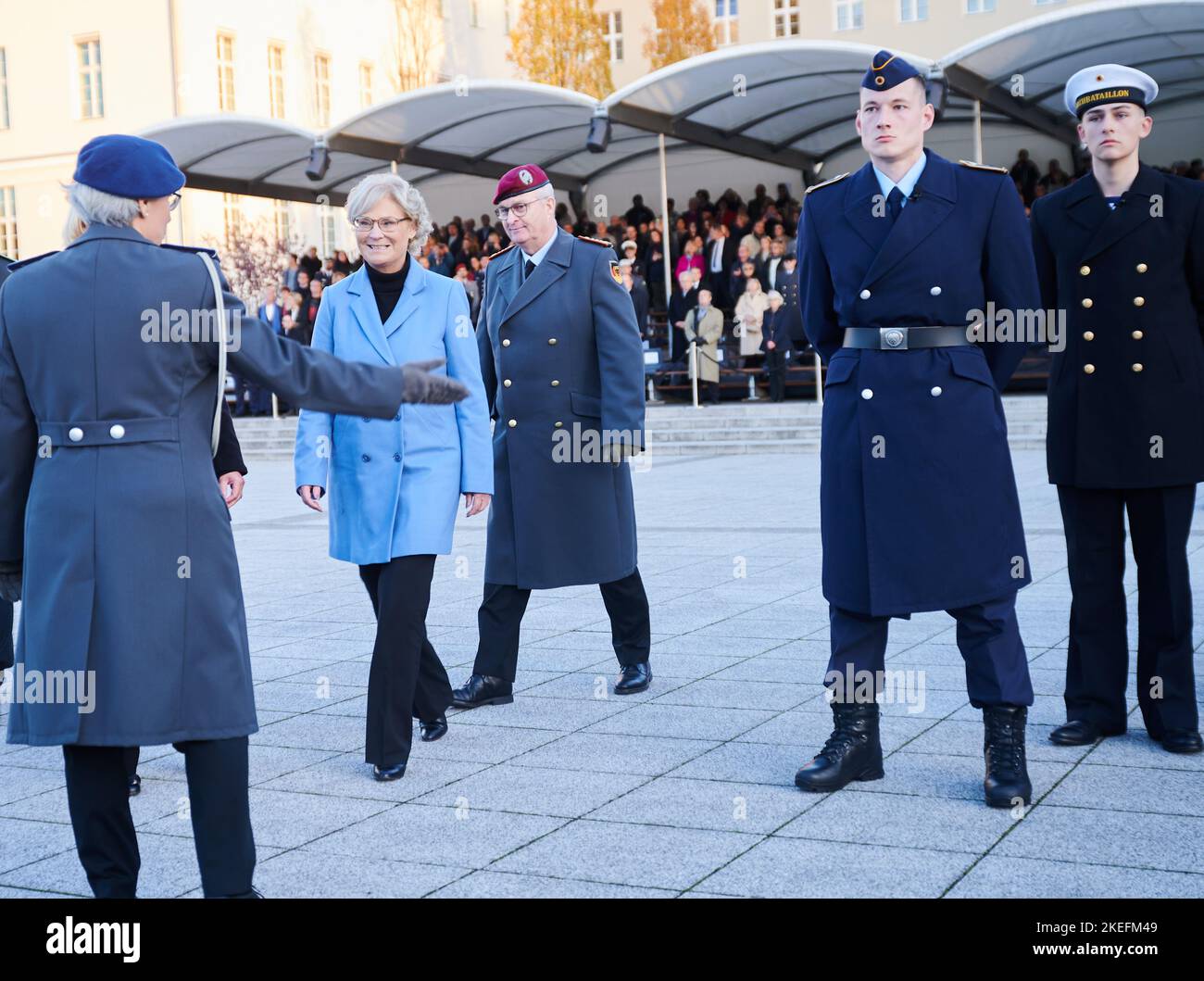 Berlin, Germany. 12th Nov, 2022. Christine Lambrecht (SPD, 2nd from ...