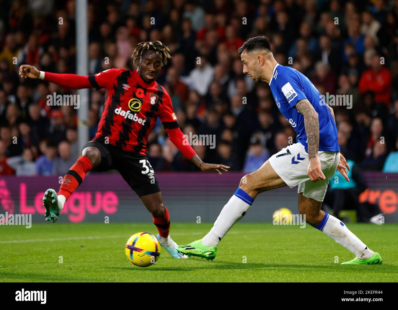 Evertons dwight mcneil hi-res stock photography and images - Alamy