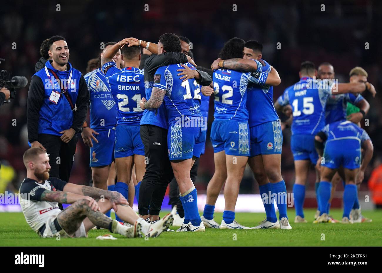 Samoa celebrate winning the Rugby League World Cup semi-final match at ...
