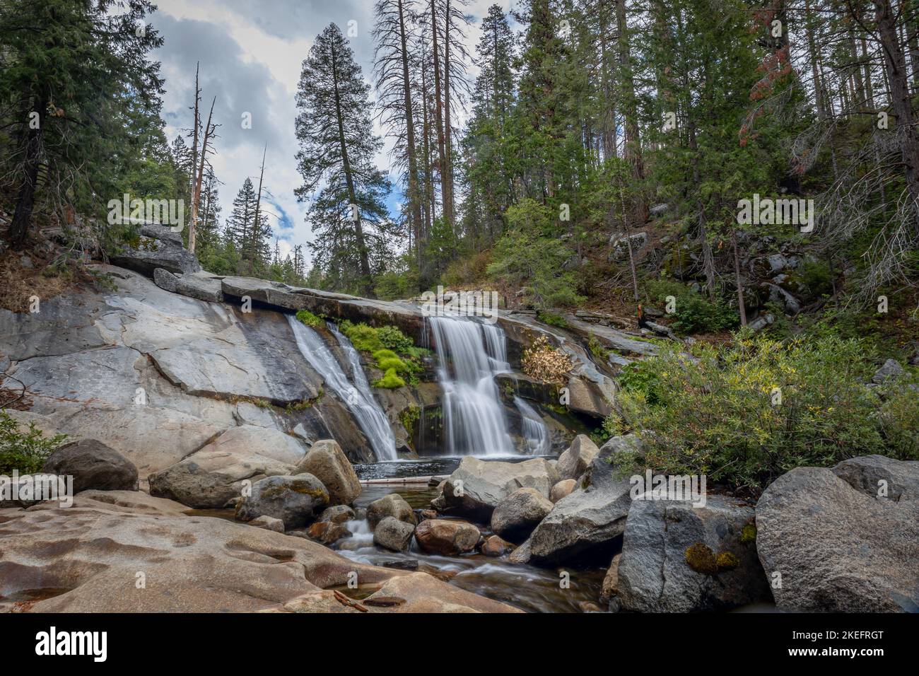 Hiking via the Carlon falls trail (Groveland), to the waterfall, a ...