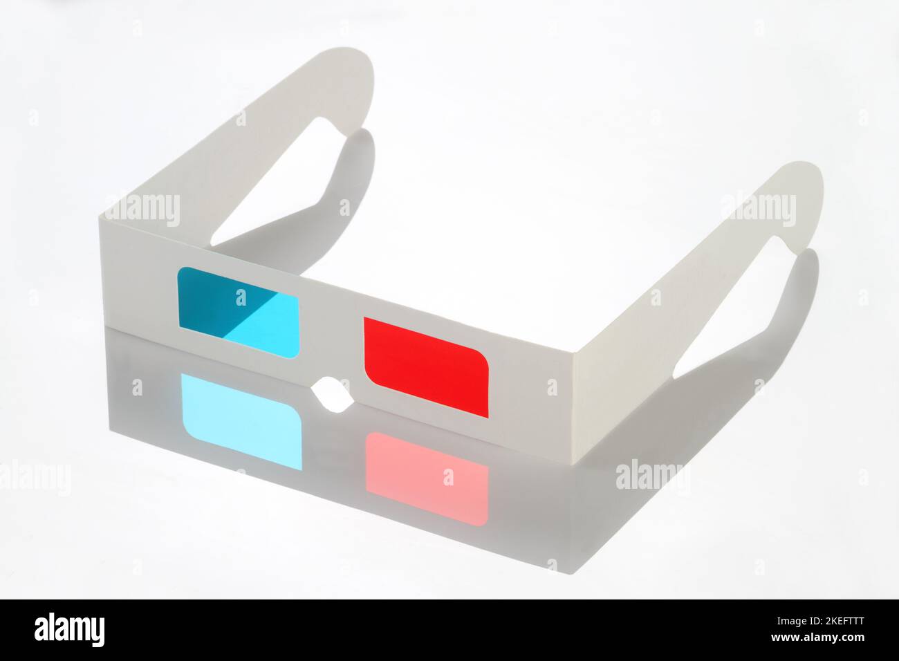 Paper 3d glasses hi-res stock photography and images - Alamy