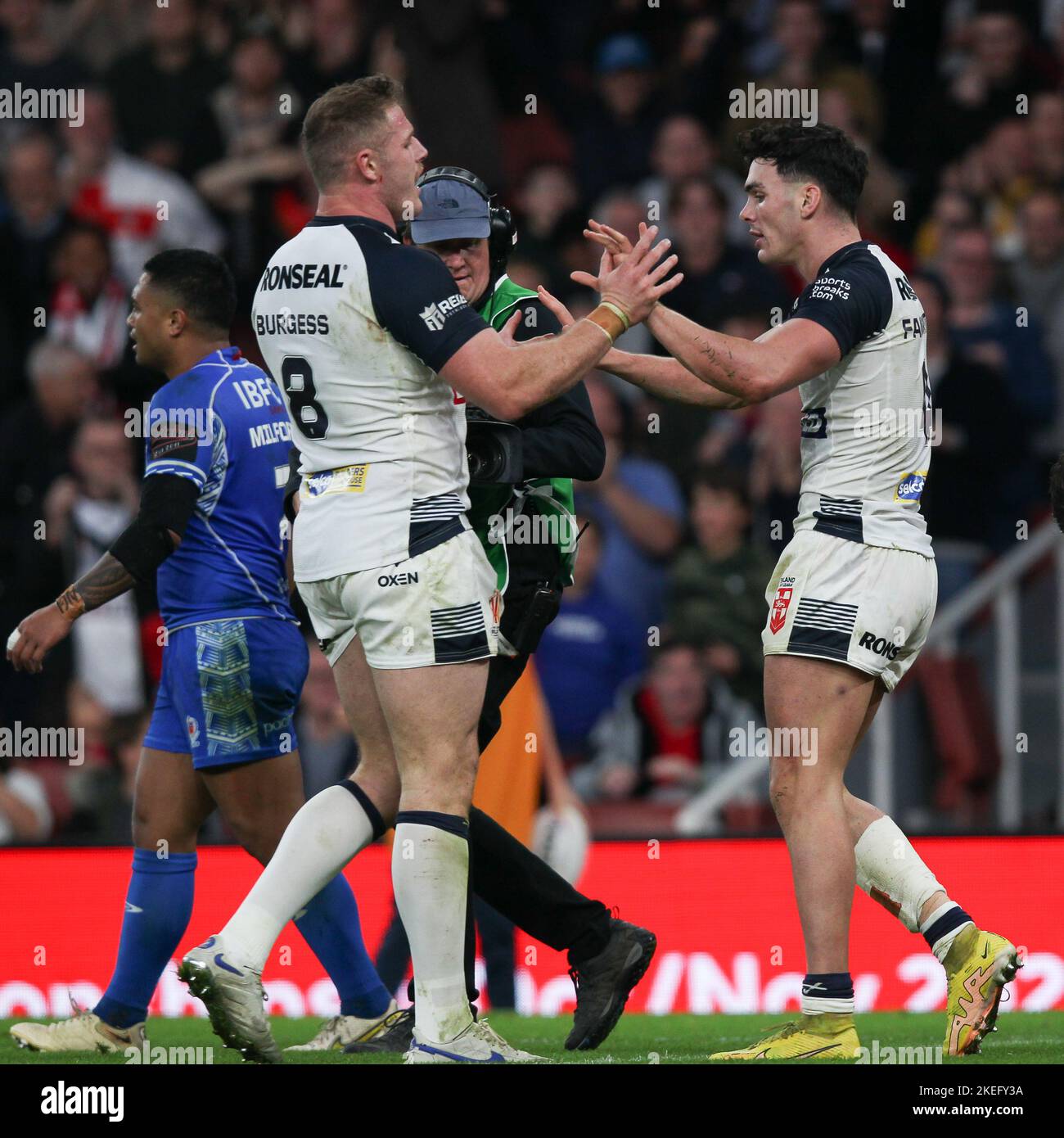 London, UK. 12th Nov, 2022. Herbie Farnworth of England scores a try to make it 24-26 during the ...