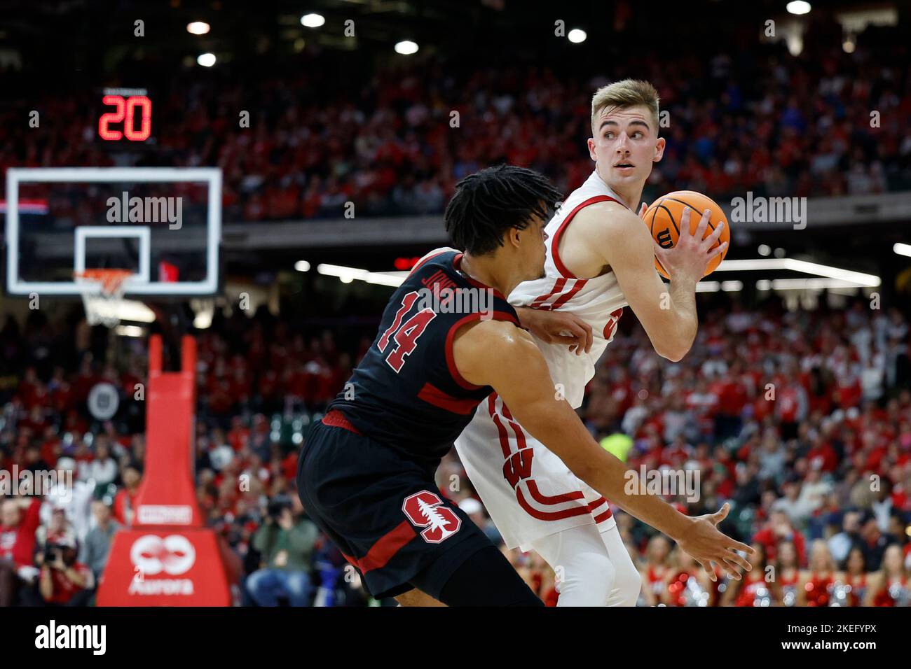 Milwaukee, WI, USA. 11th Nov, 2022. Wisconsin Badgers forward Tyler ...