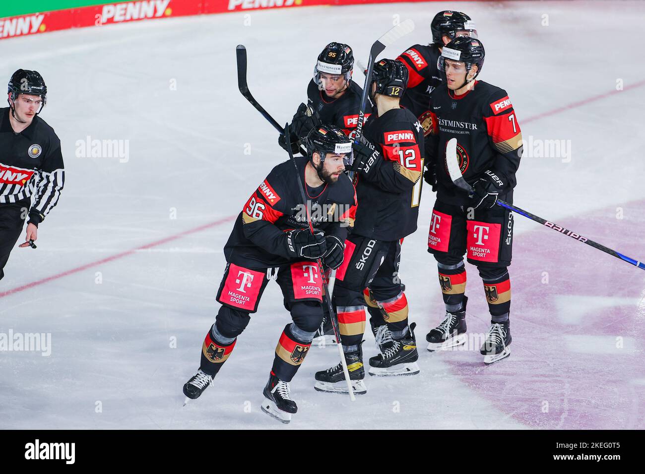 Krefeld, Germany. 12th Nov, 2022. Ice hockey: Deutschland Cup, Germany ...