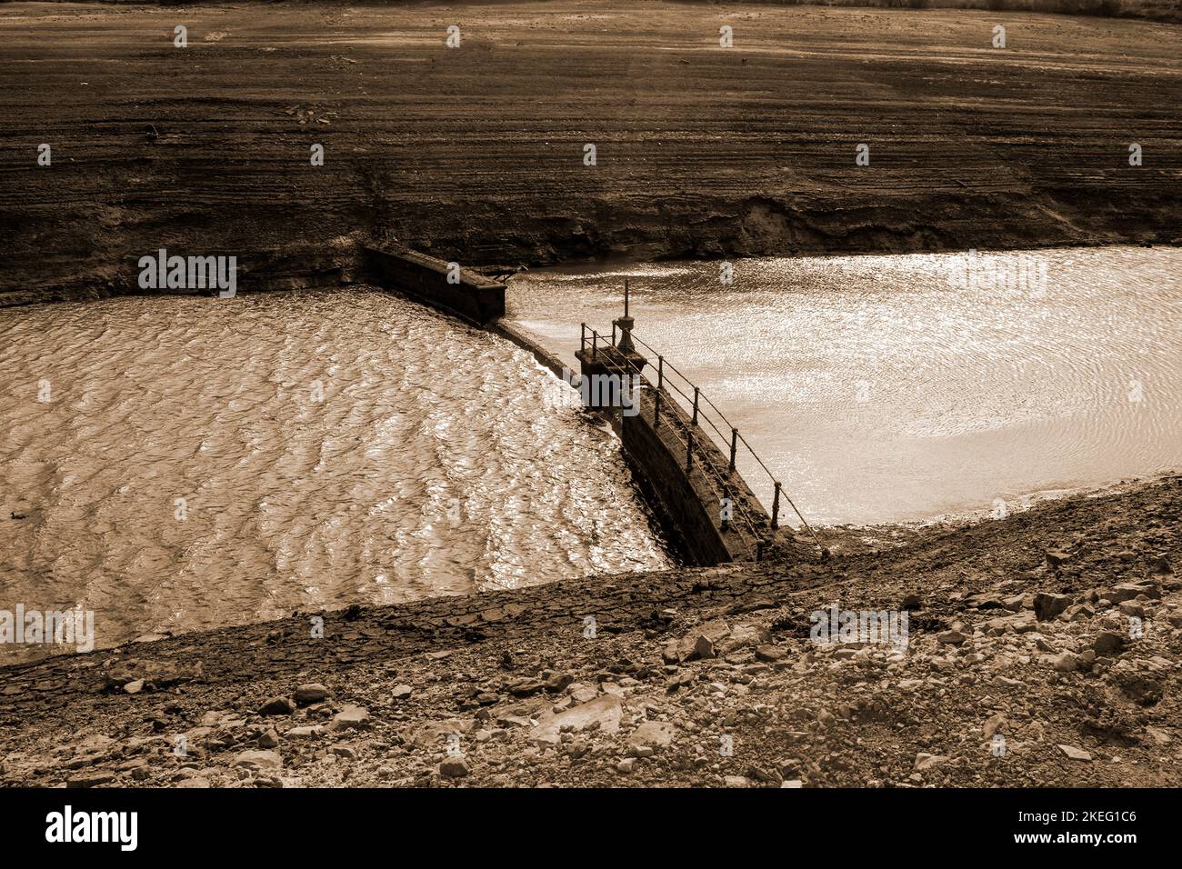 Sluice Gate Re-emerges at Baitings Reservoir Stock Photo - Alamy