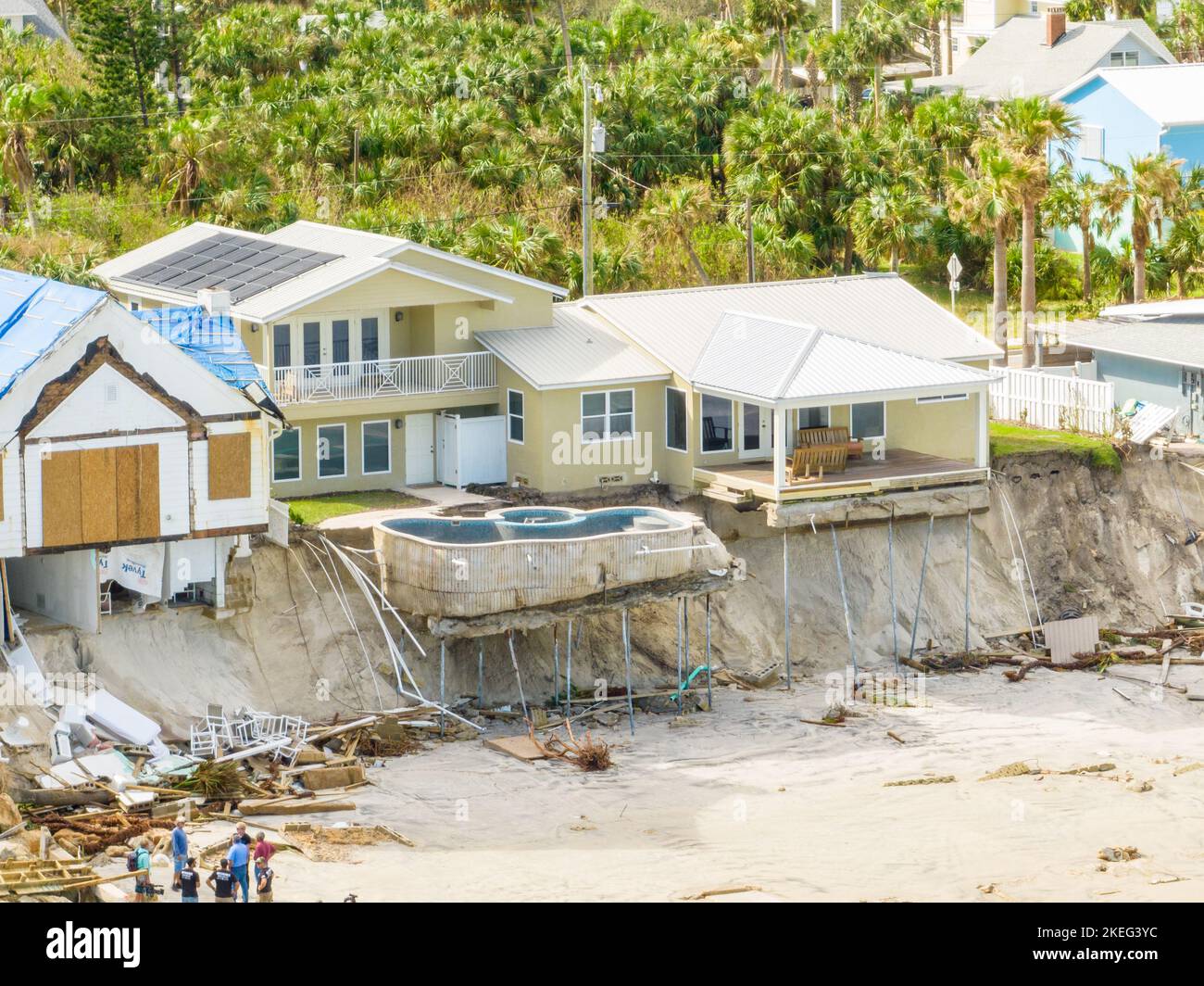 Daytona Beach house with swimming pool about to collapse Hurricane ...