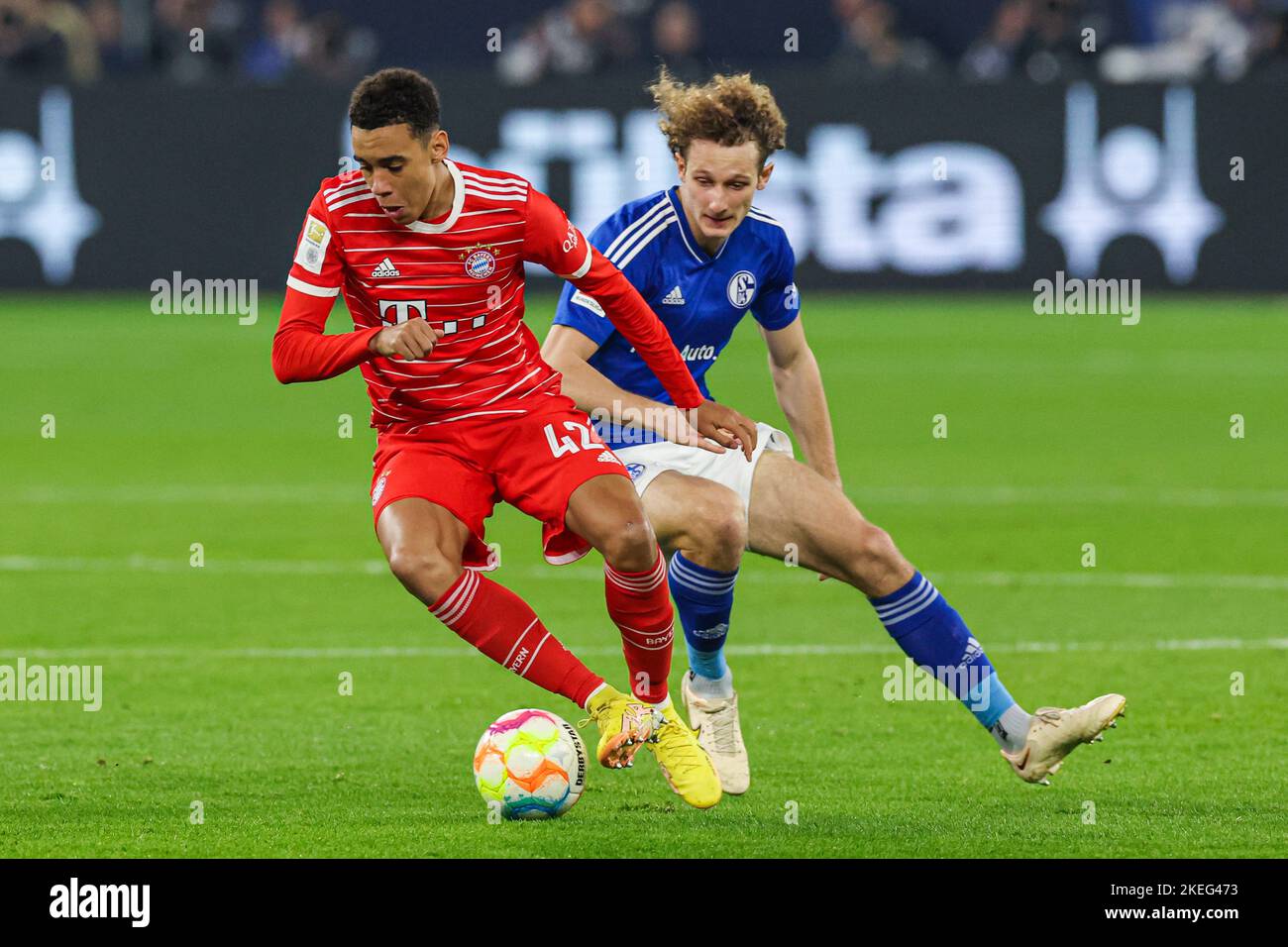 GELSENKIRCHEN, GERMANY - NOVEMBER 12: Jamal Musiala of Bayern Munchen ...