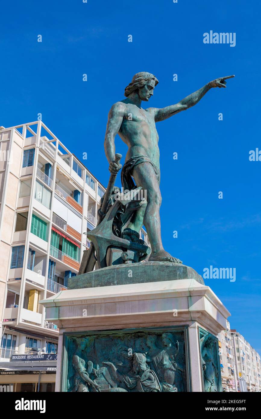 Genius of navigation statue hi-res stock photography and images - Alamy