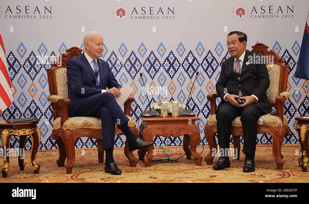 Phnom Penh, Cambodia. 12th Nov, 2022. US President Joe Biden (L) with ...