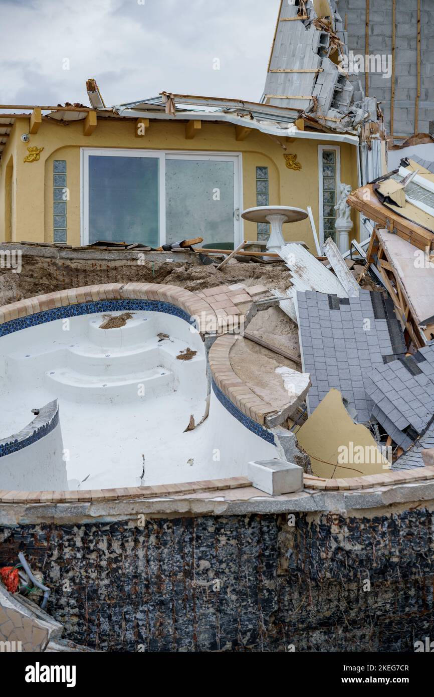 Beachfront homes completely destroyed by Hurricane Nicole Daytona Beach ...