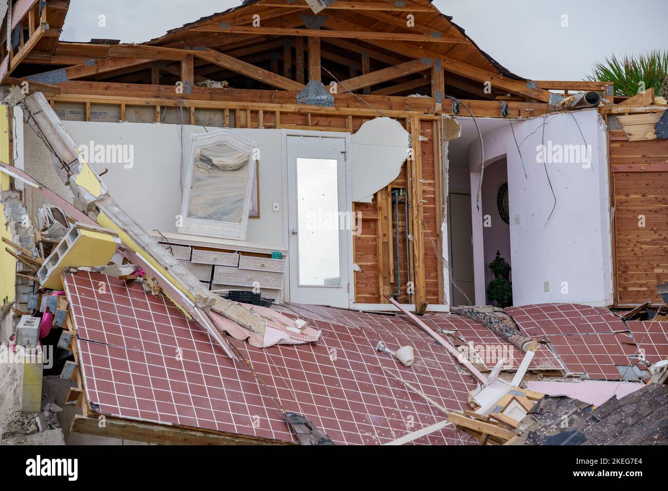 Beachfront homes completely destroyed by Hurricane Nicole Daytona Beach ...
