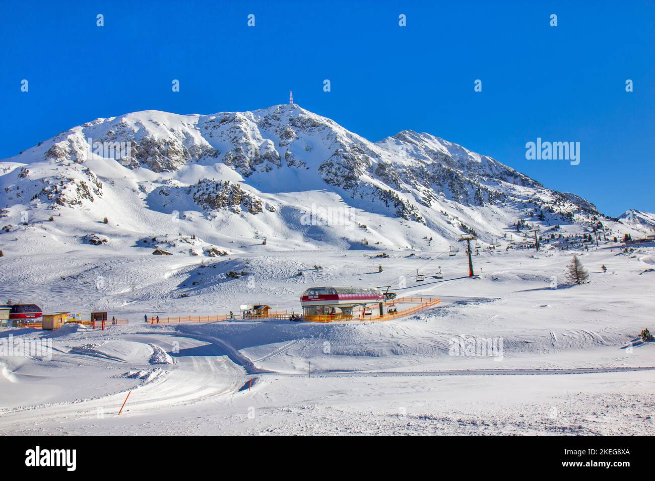 Austrian gondola lift hi-res stock photography and images - Alamy