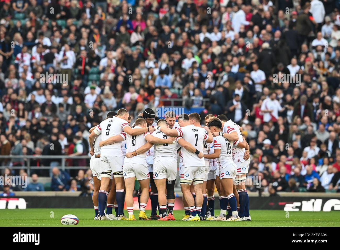 England rugby team huddle hi-res stock photography and images - Alamy