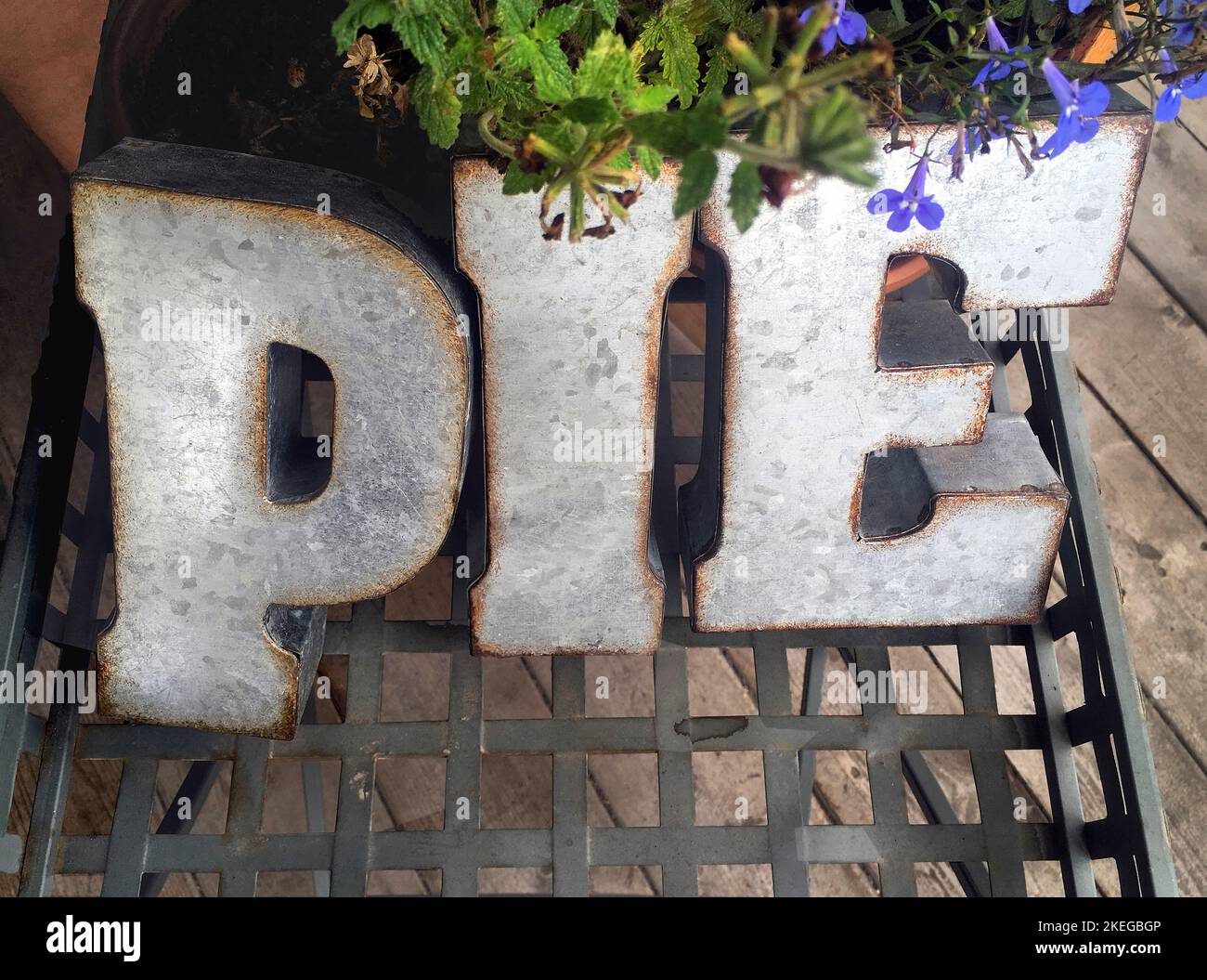 Pie shop sign hi-res stock photography and images - Alamy