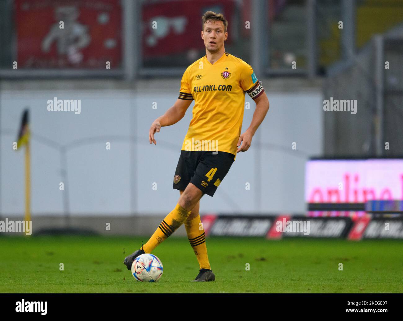Dresden, Germany. 12th Nov, 2022. Soccer: 3rd league, SG Dynamo Dresden ...