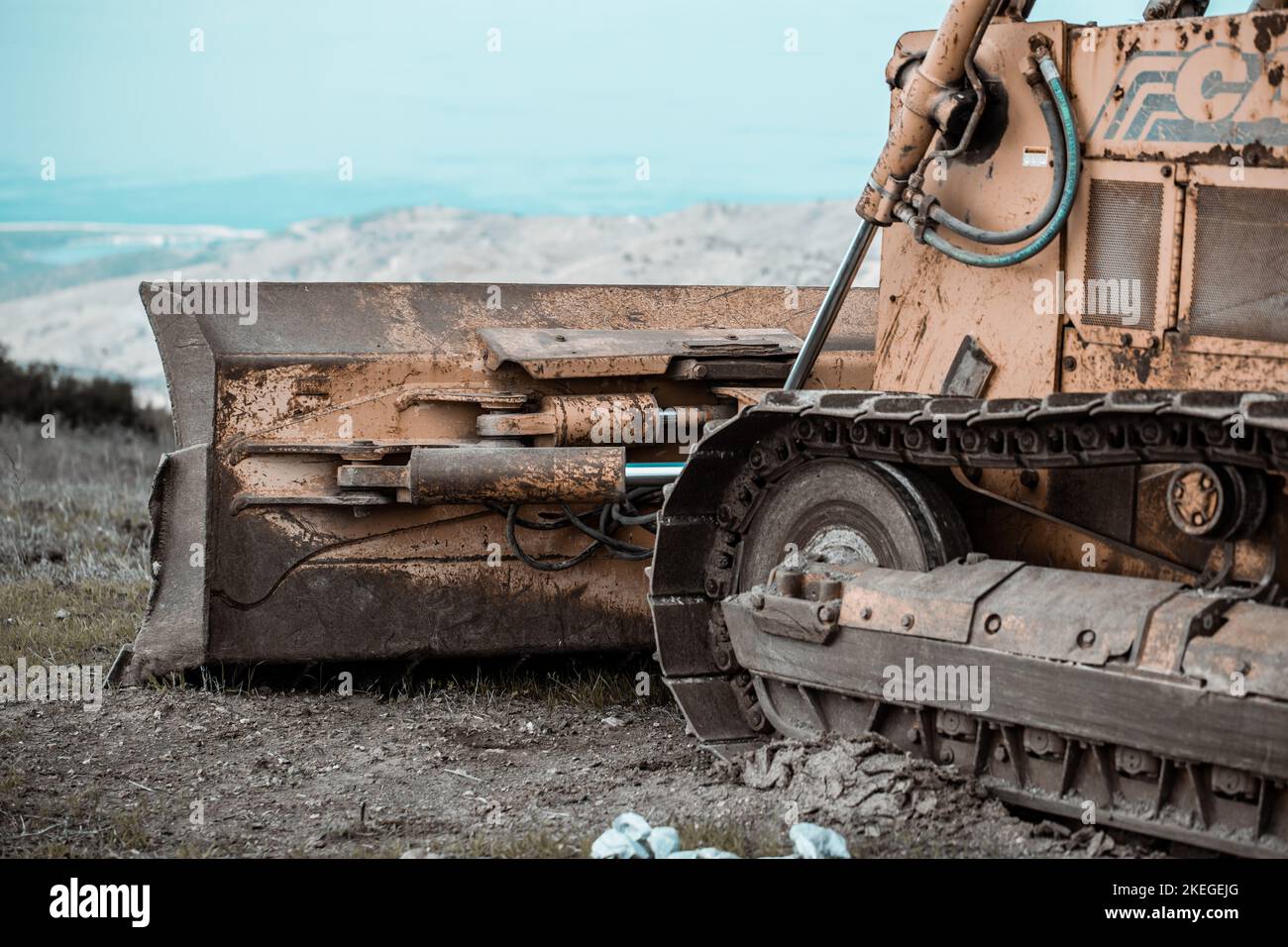 Old caterpillar bulldozer hi-res stock photography and images - Alamy