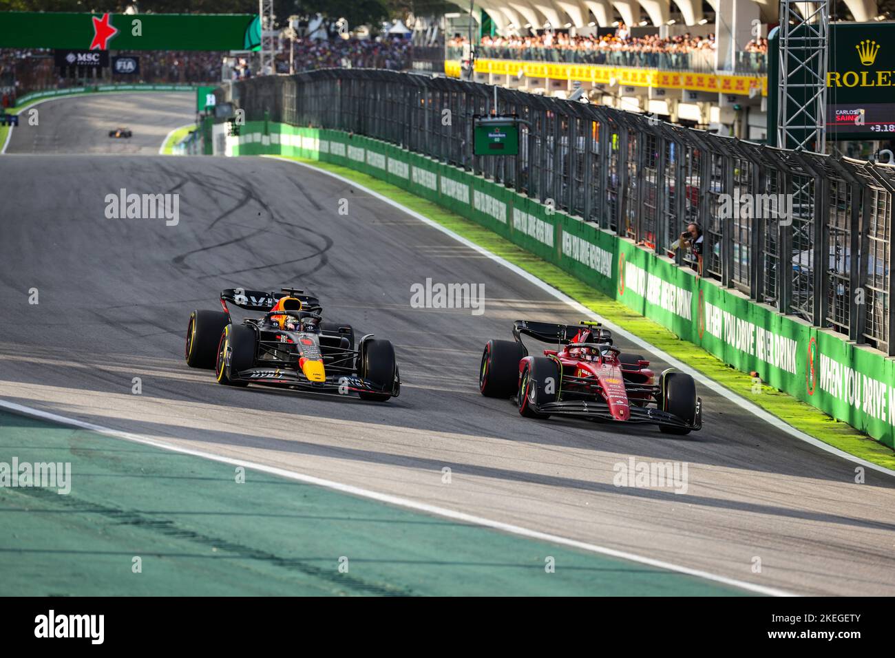 Ferrari formula 1 overtaking hi-res stock photography and images - Alamy