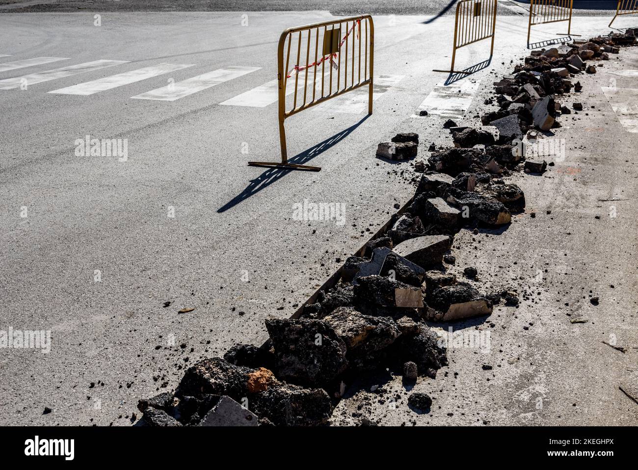 Fractured road pavement hi-res stock photography and images - Alamy