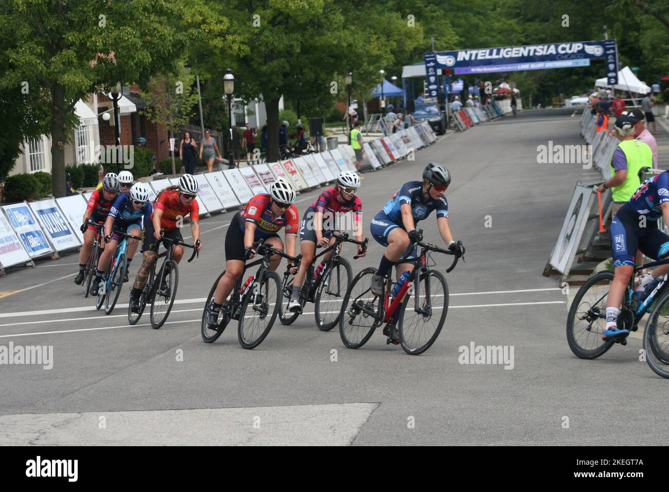 Racing their Race at the Lake Bluff Criterium 2022 during the ...