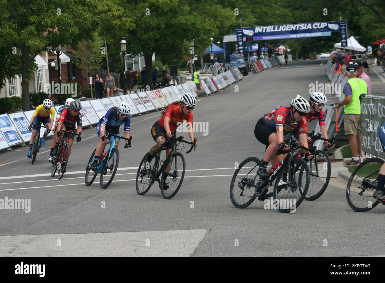 Racing their Race at the Lake Bluff Criterium 2022 during the ...