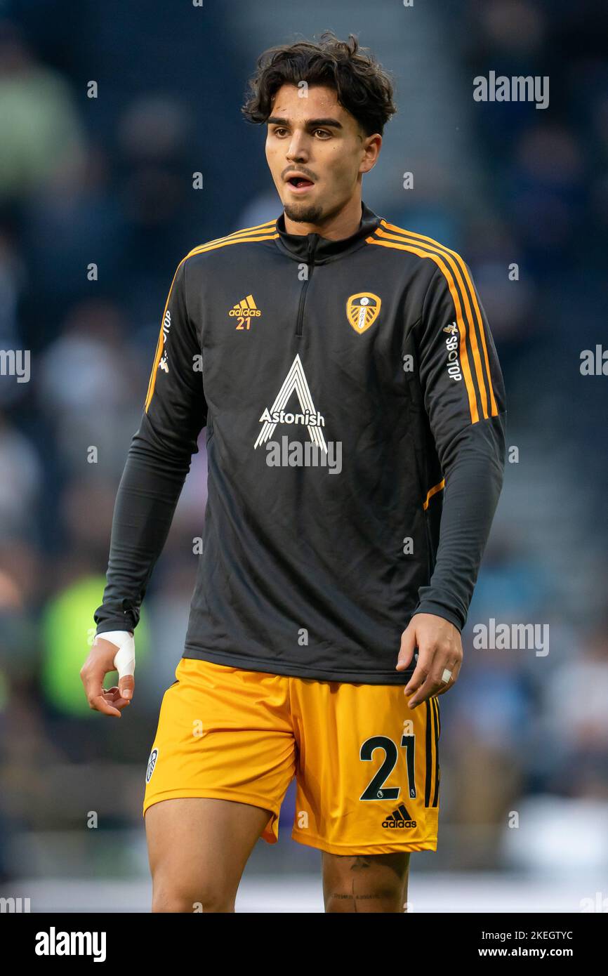 Pascal Struijk #21 of Leeds United during the Premier League match ...