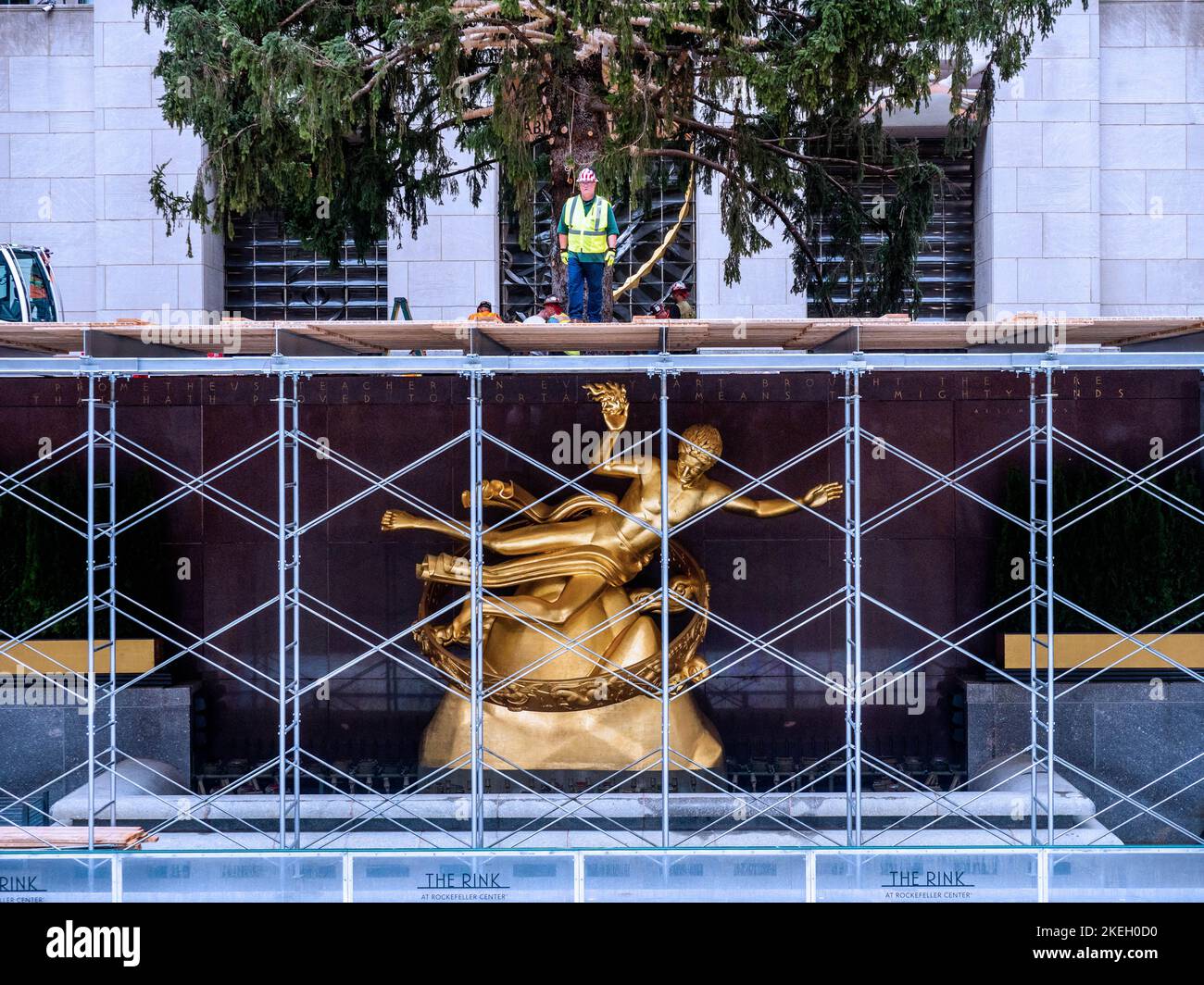 New York, New York, USA. 12th Nov, 2022. An 82 foot tall, 50 feet in ...