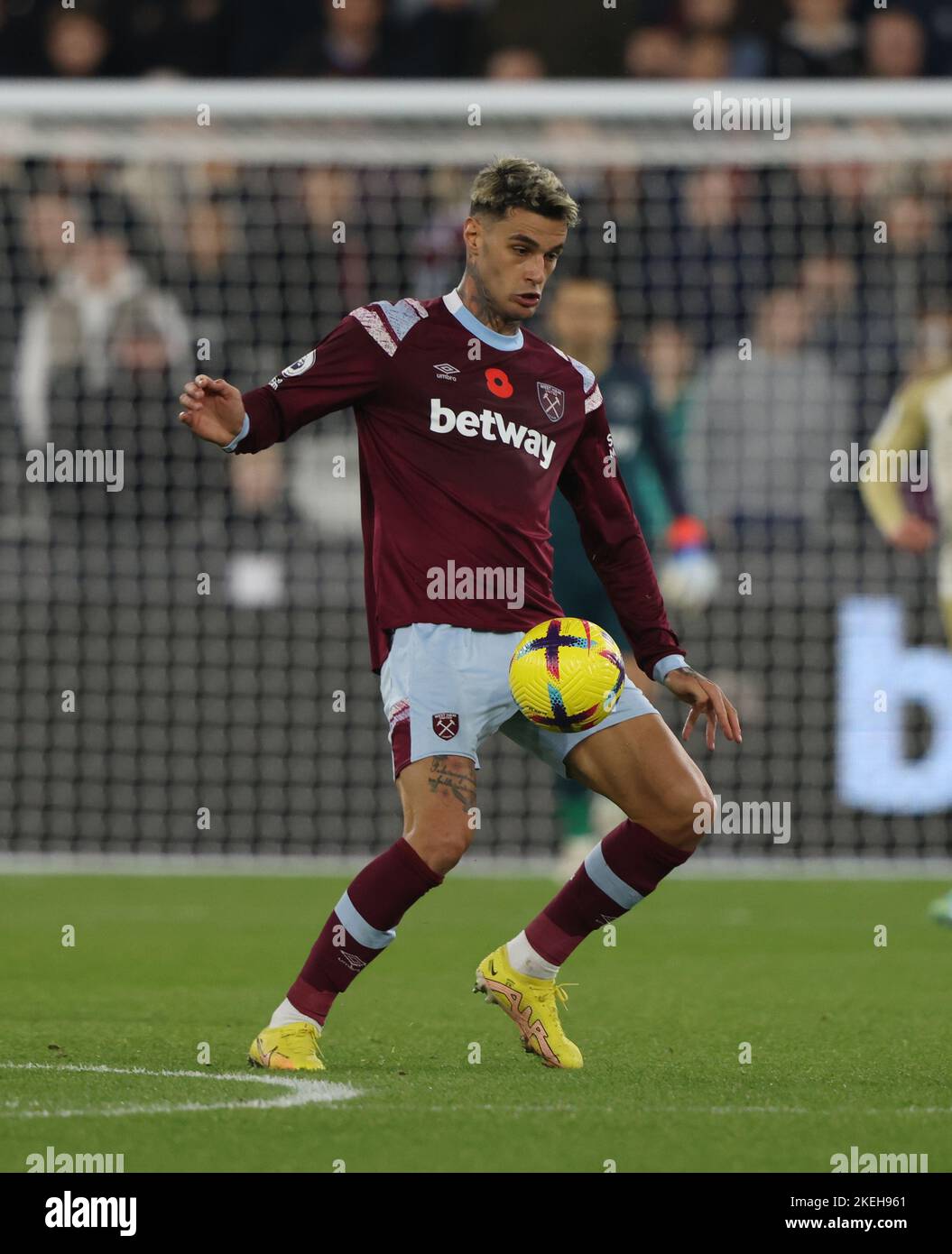 Gianluca scamacca west ham hi-res stock photography and images - Alamy