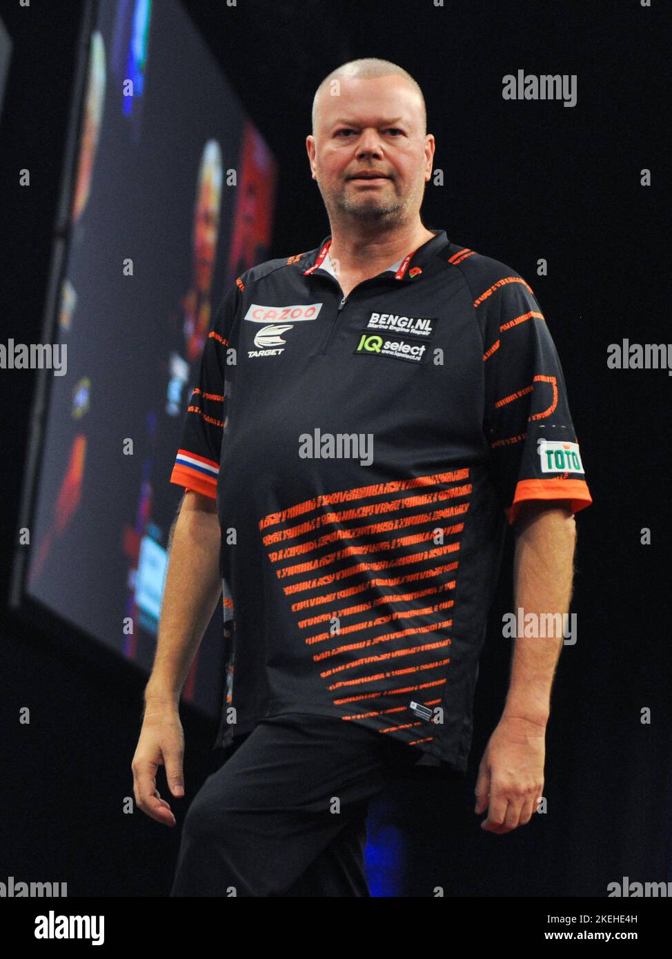 Raymond van barneveld darts hi-res stock photography and images - Alamy