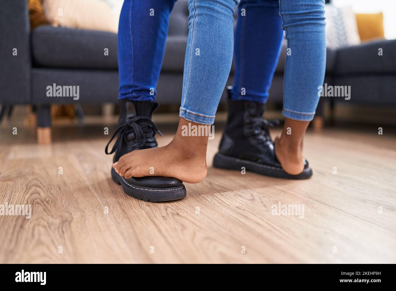 Dance black stepping hi-res stock photography and images - Alamy