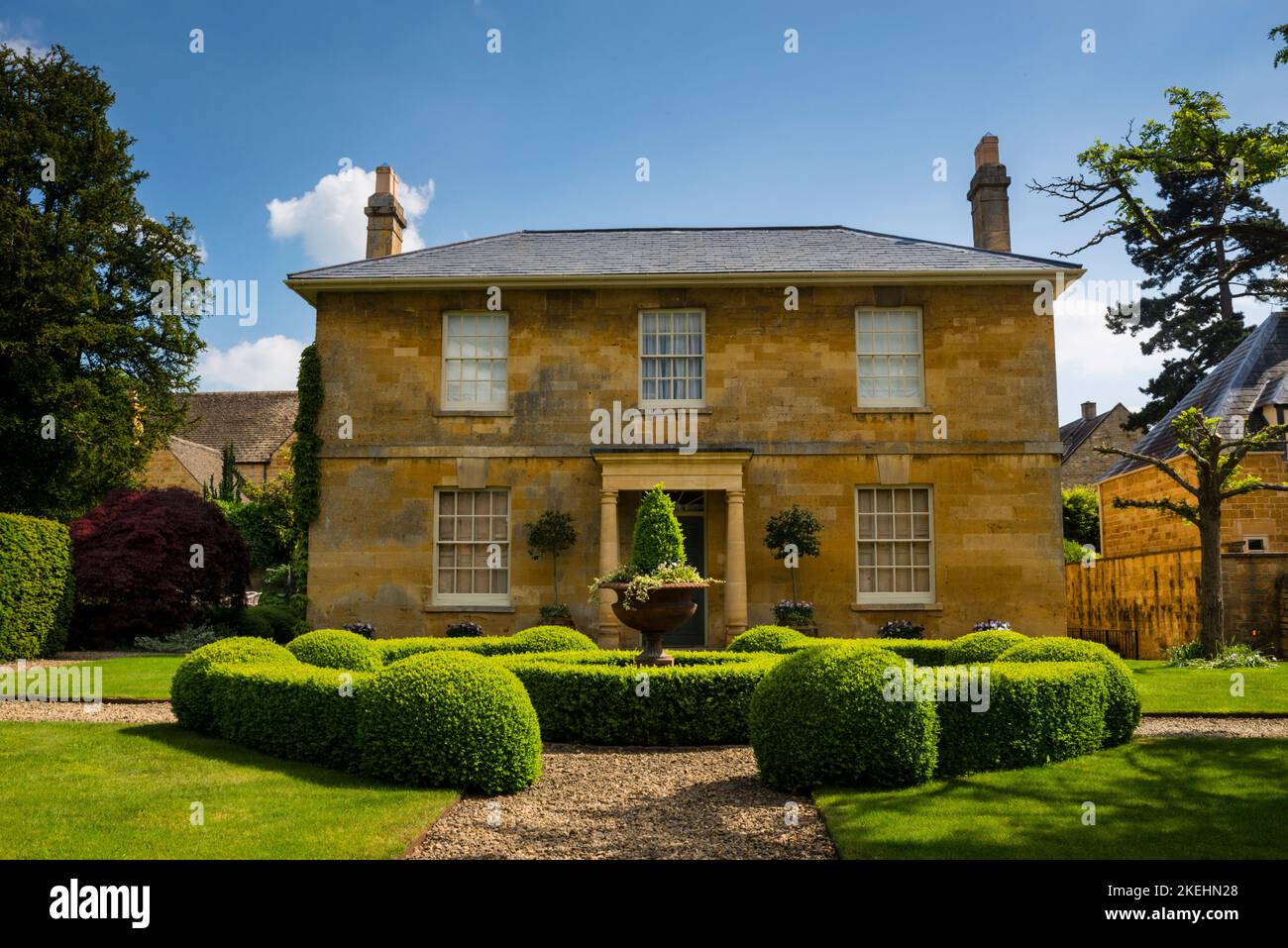 English Heritage Legacy listed building Croft Villa in Broadway ...