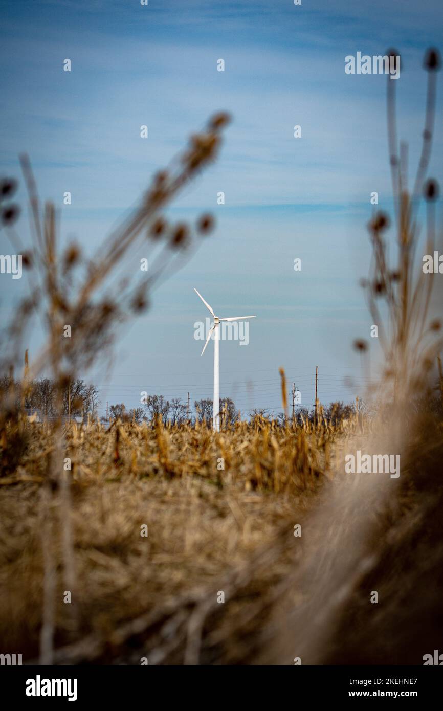 Vertical shot windmill turbine hi-res stock photography and images - Alamy