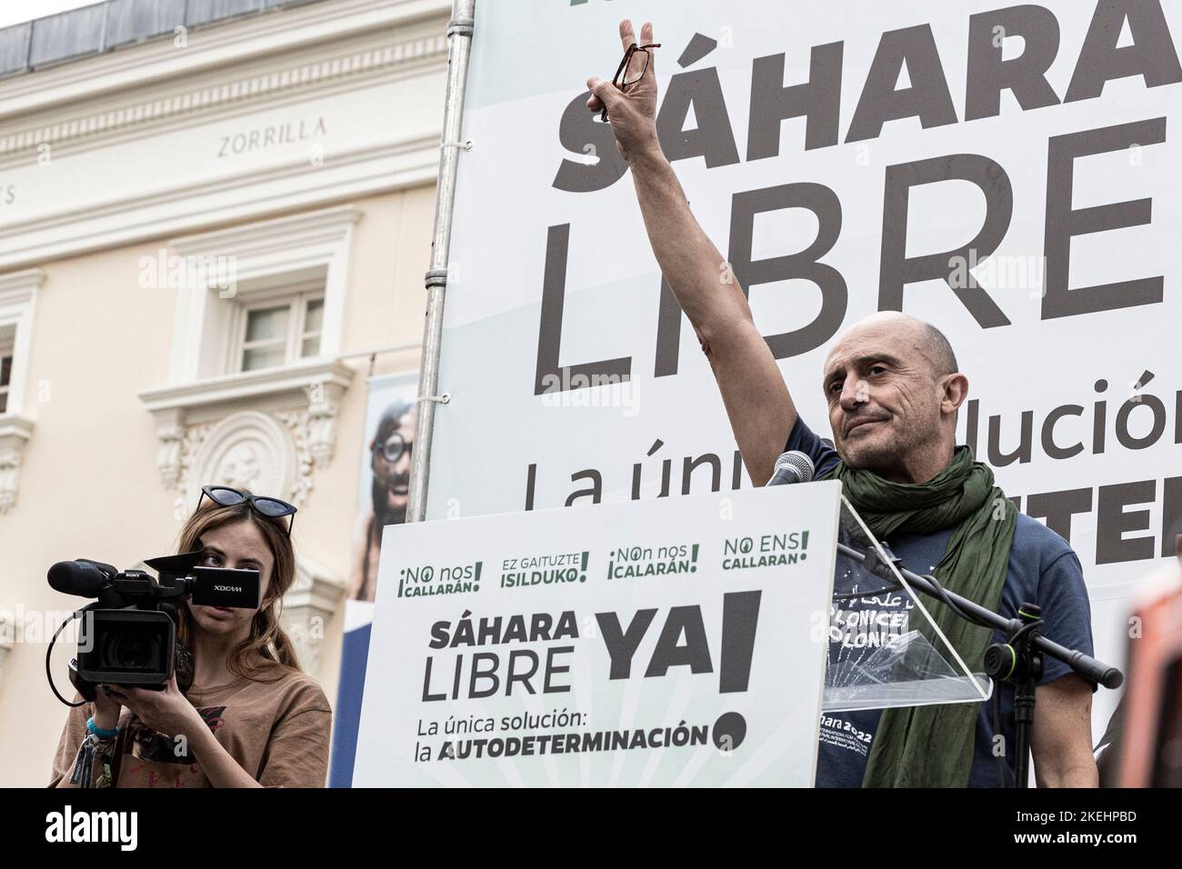 Madrid, Spain. 12th Nov, 2022. Pepe Viyuela makes the symbol of victory ...