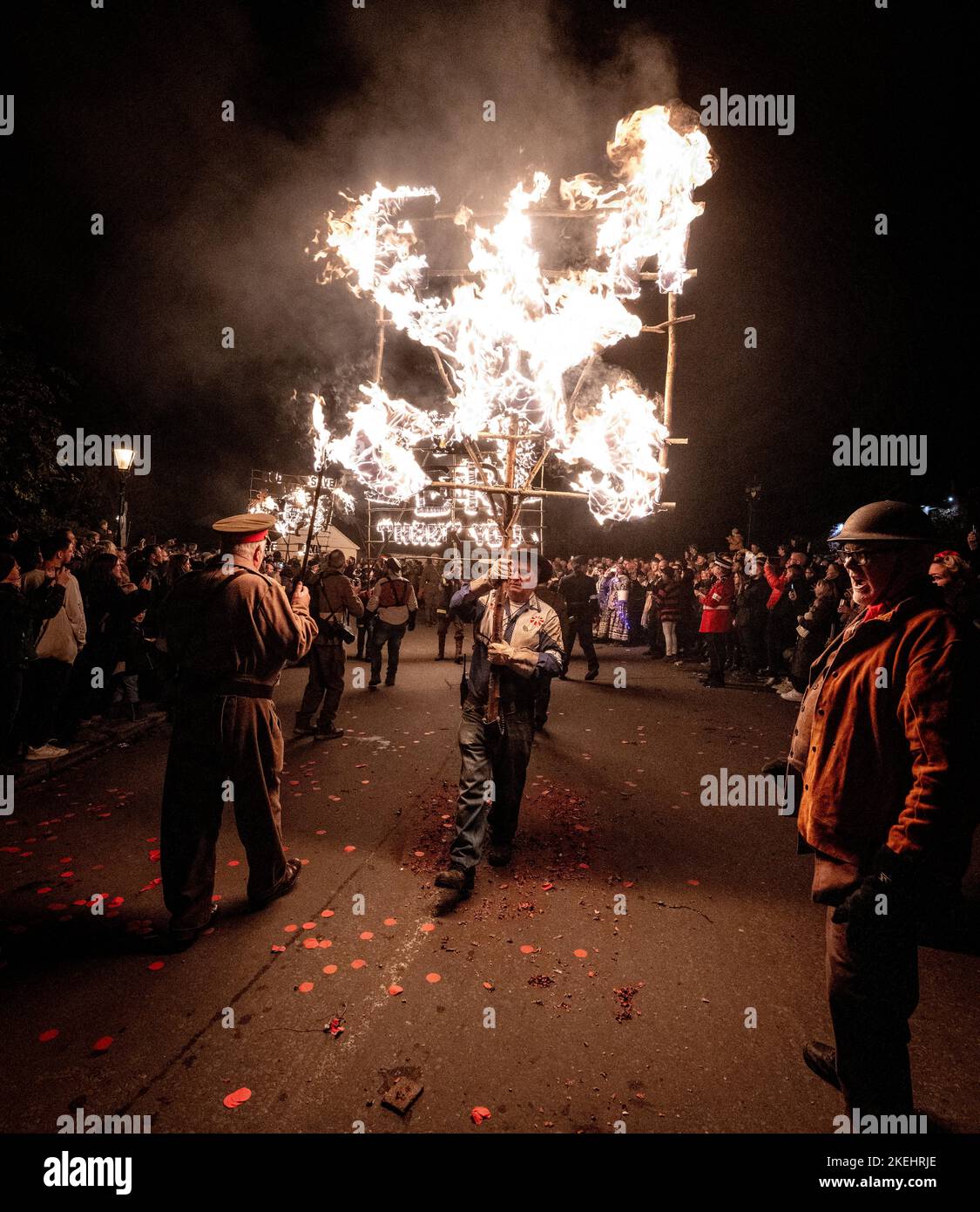 East Hoathly, UK. 12th Nov, 2022. Bonfire of remembrance: East Hoathly ...