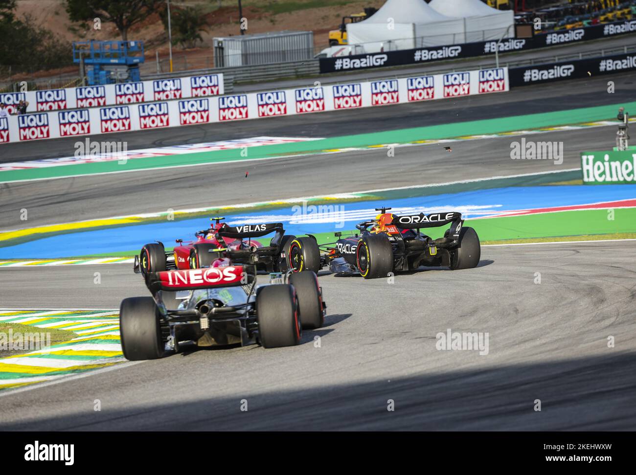 Ferrari formula 1 overtaking hi-res stock photography and images - Alamy