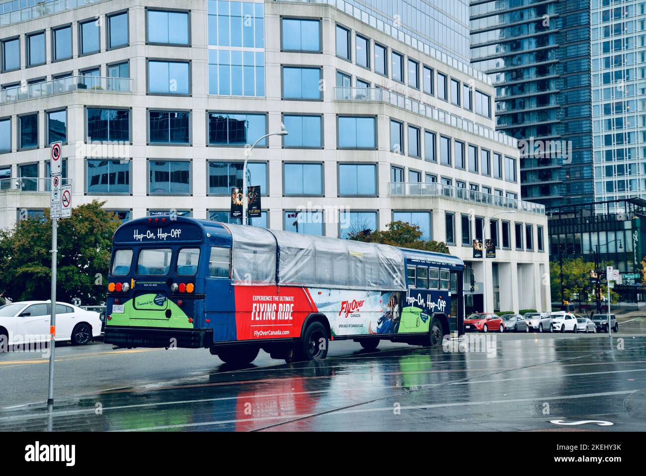 Vancouver Downtown Tour Bus Stock Photo - Alamy