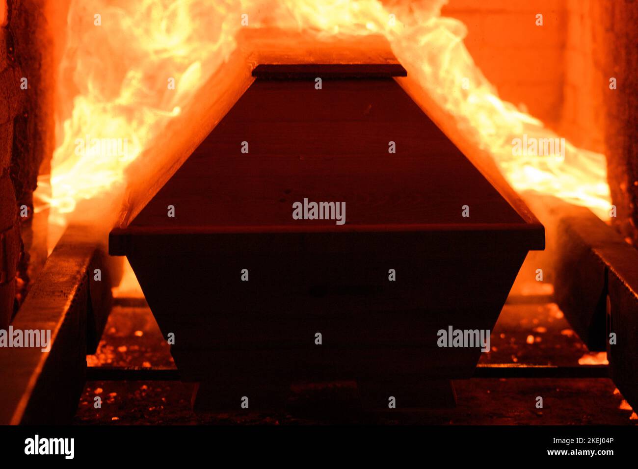 PRODUCTION - 08 November 2022, Saxony-Anhalt, Schönebeck (Elbe): A ...