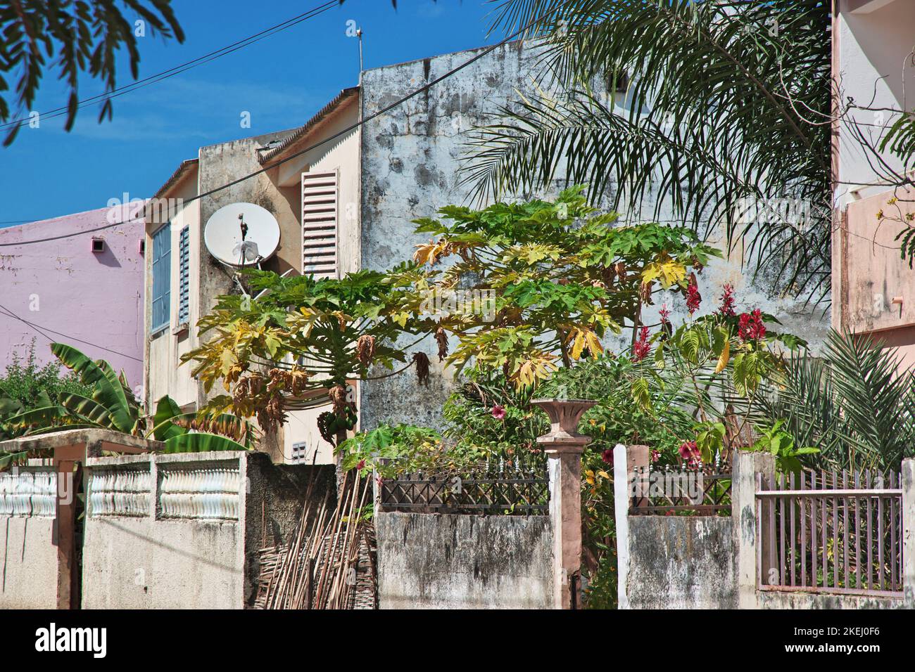 Senegal old house tourism hi-res stock photography and images - Alamy