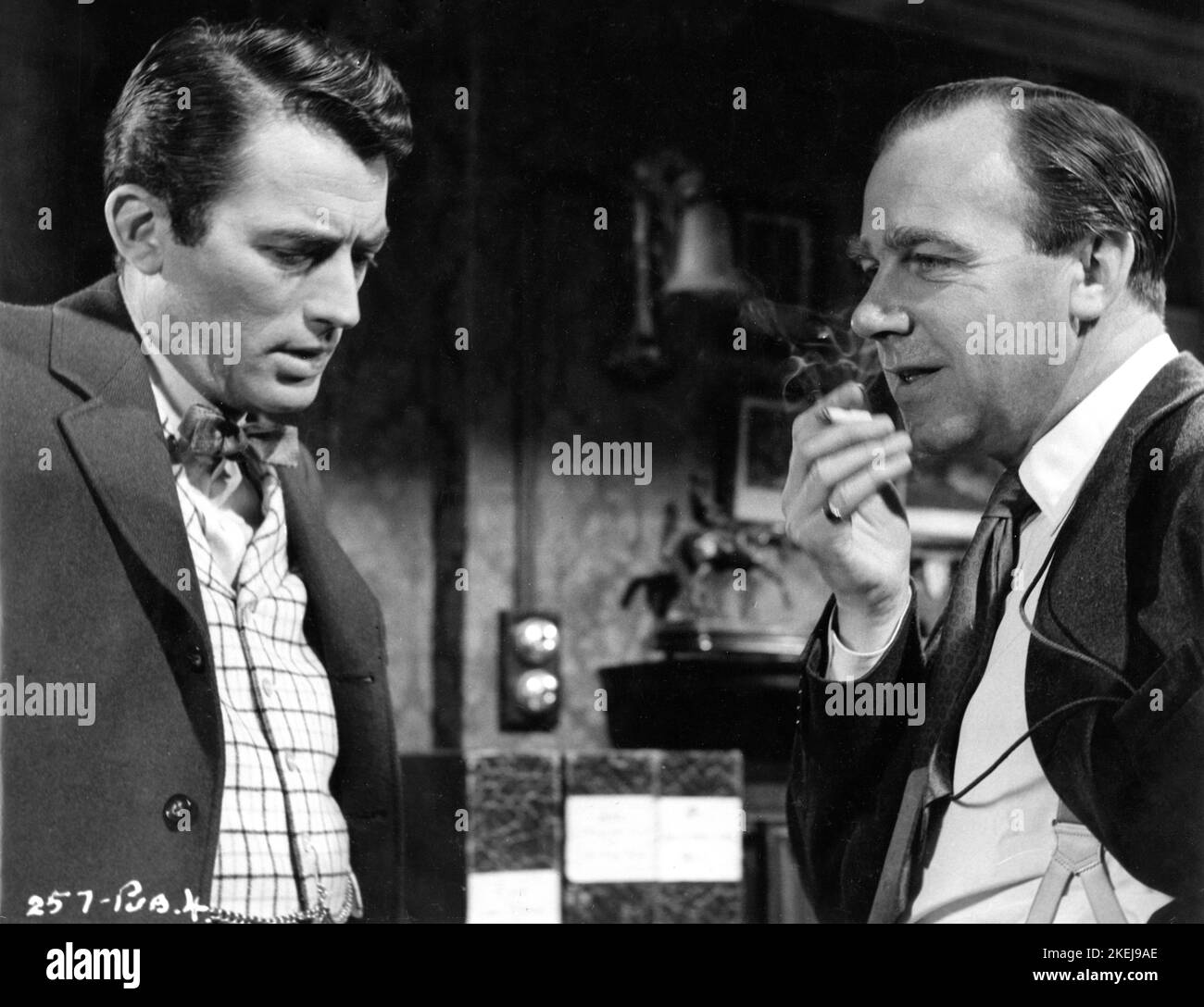 GREGORY PECK and Director RONALD NEAME on set candid at Pinewood ...