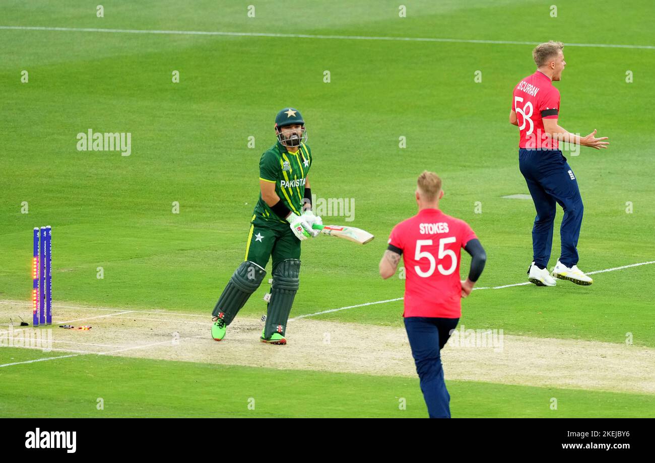 England's Sam Curran celebrates taking the wicket of Pakistan's ...