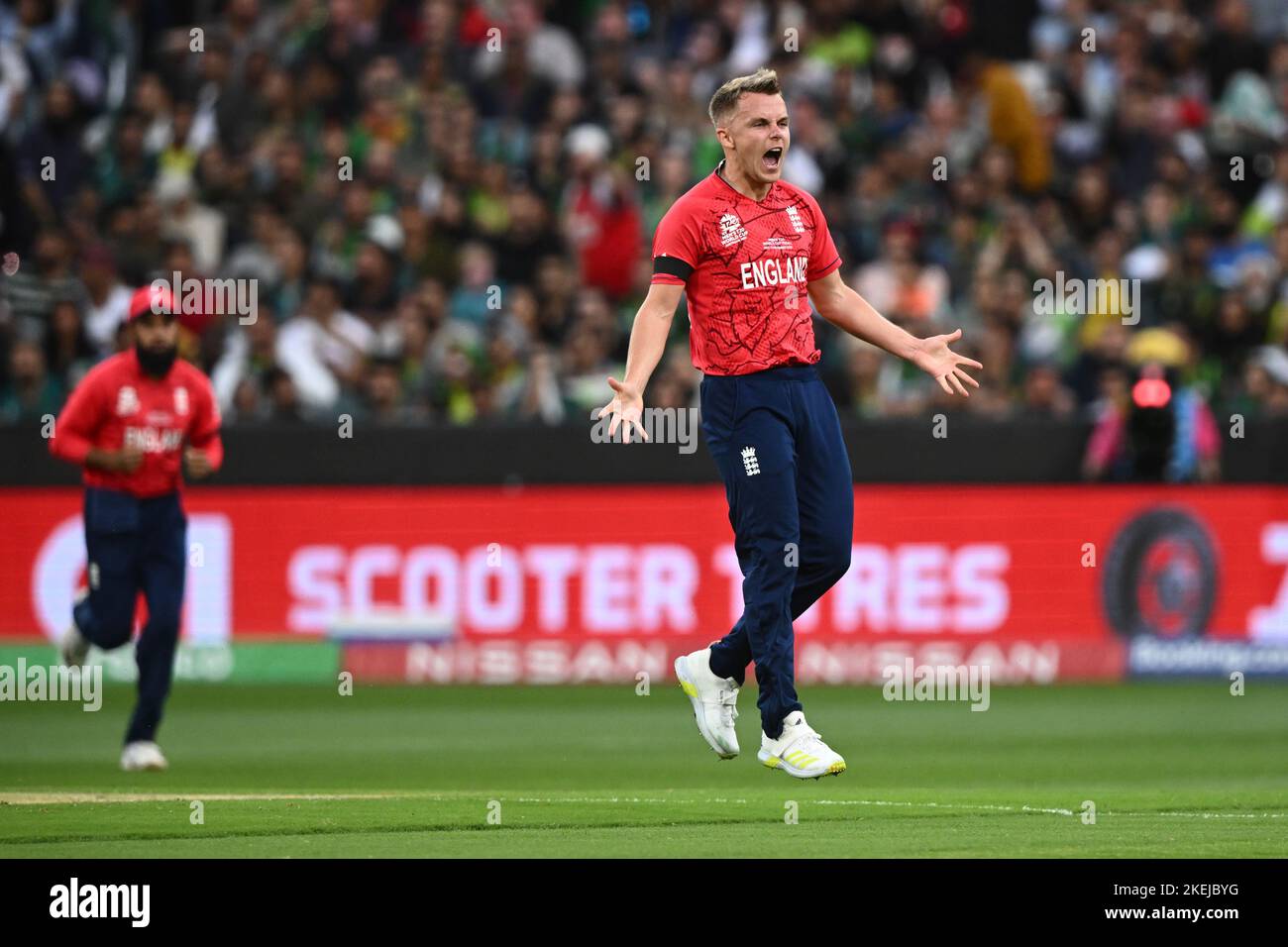 England's Sam Curran celebrates taking the wicket of Pakistan's ...