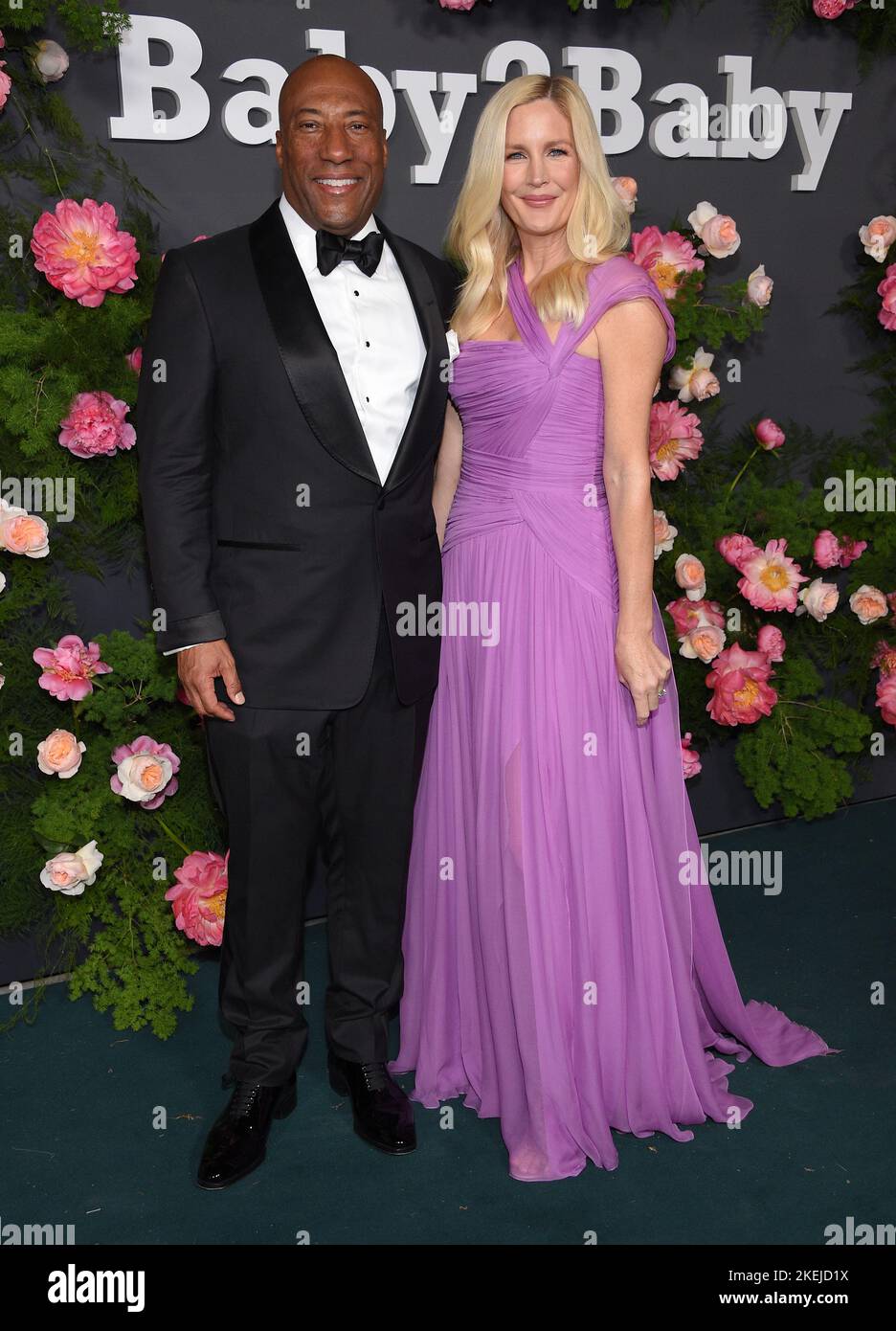 Byron Allen and Jennifer Lucas arriving to the 2022 Baby2Baby Gala ...