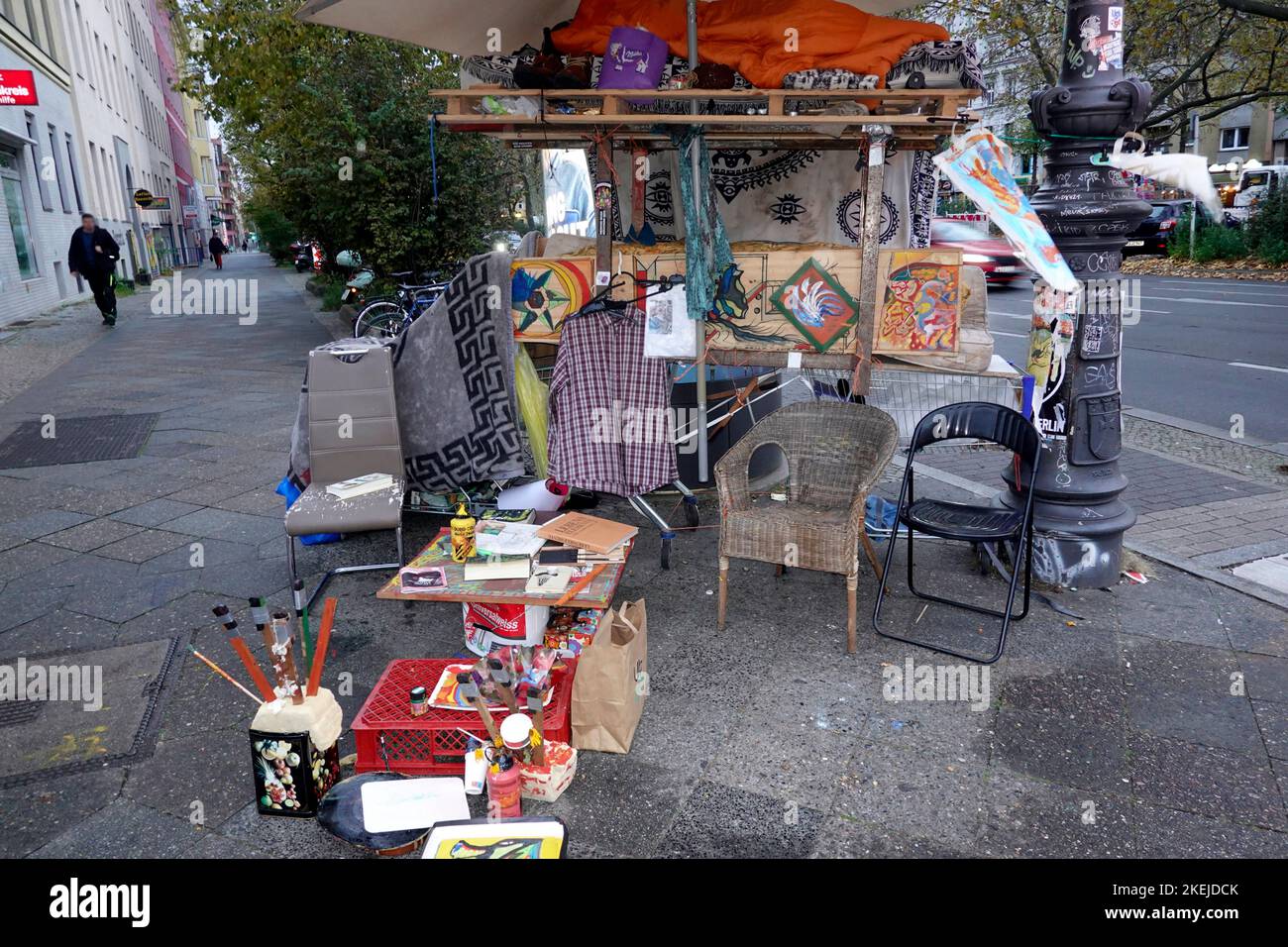 Homelessness poor poverty sleep hi-res stock photography and images - Alamy