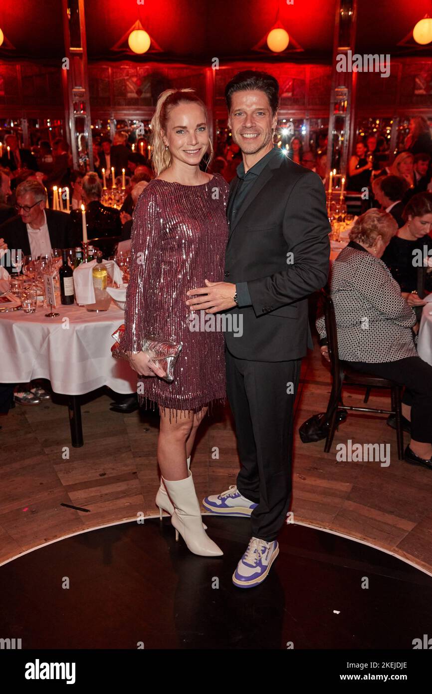 Hamburg, Germany. 12th Nov, 2022. Stephen Dürr, actor, and his wife ...