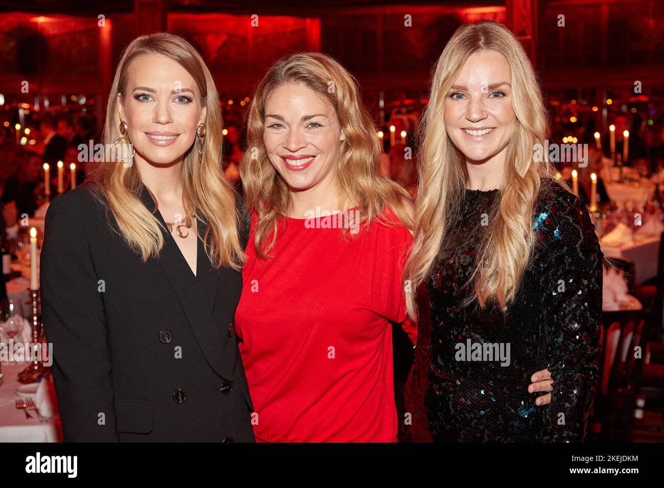Hamburg, Germany. 12th Nov, 2022. Actresses Lara-Isabelle Rentinck (l-r ...
