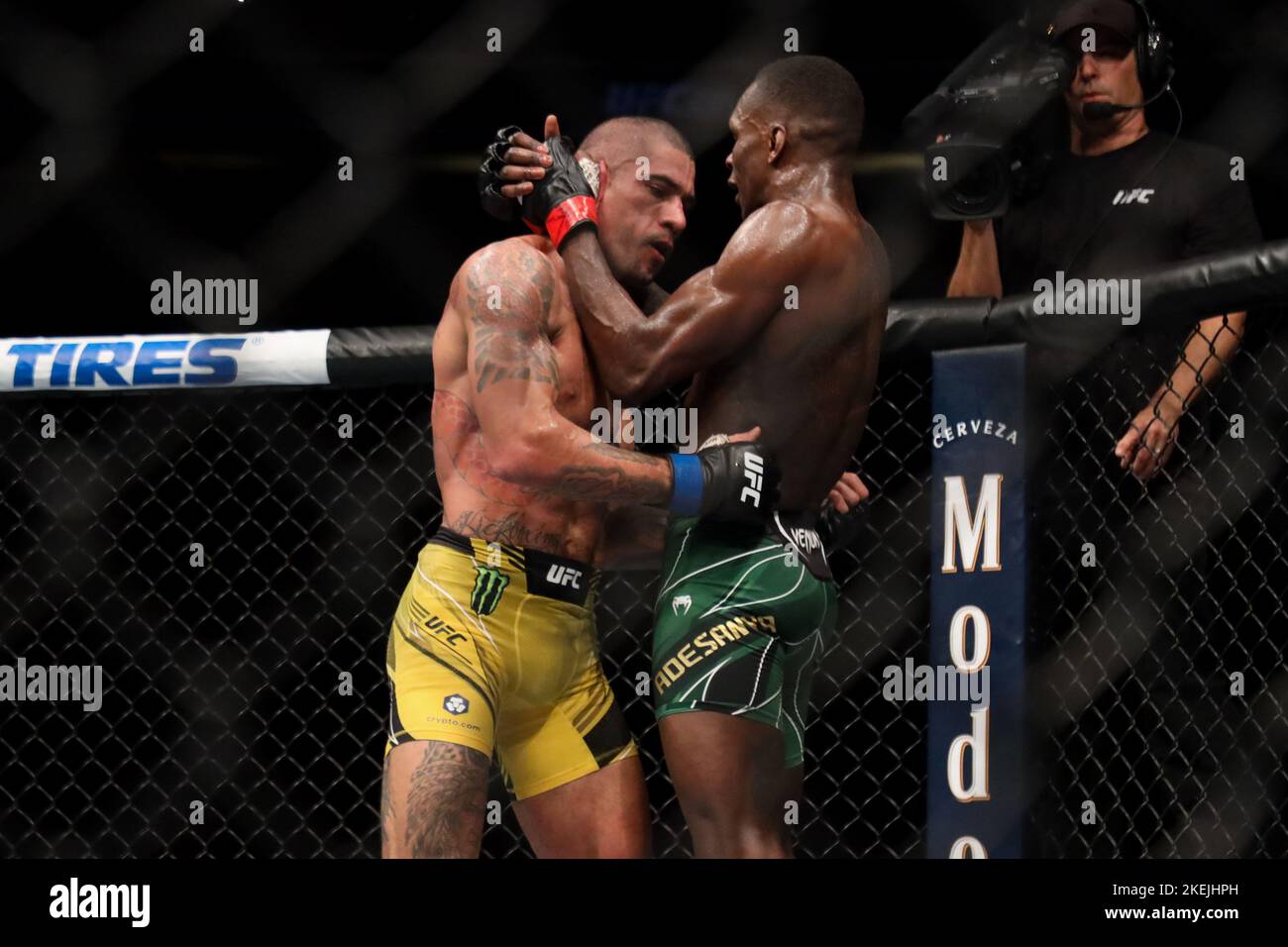 New York,USA. 12th Nov, 2022. Belt dispute between Nigerian fighter ...