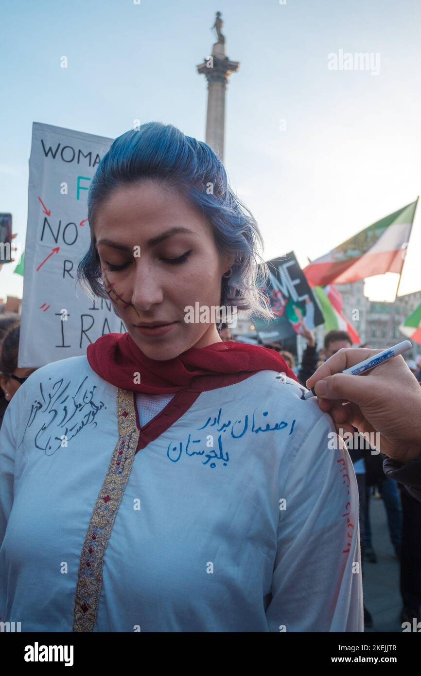Iranian Protests continue in traflagar Square this weekend with a ...