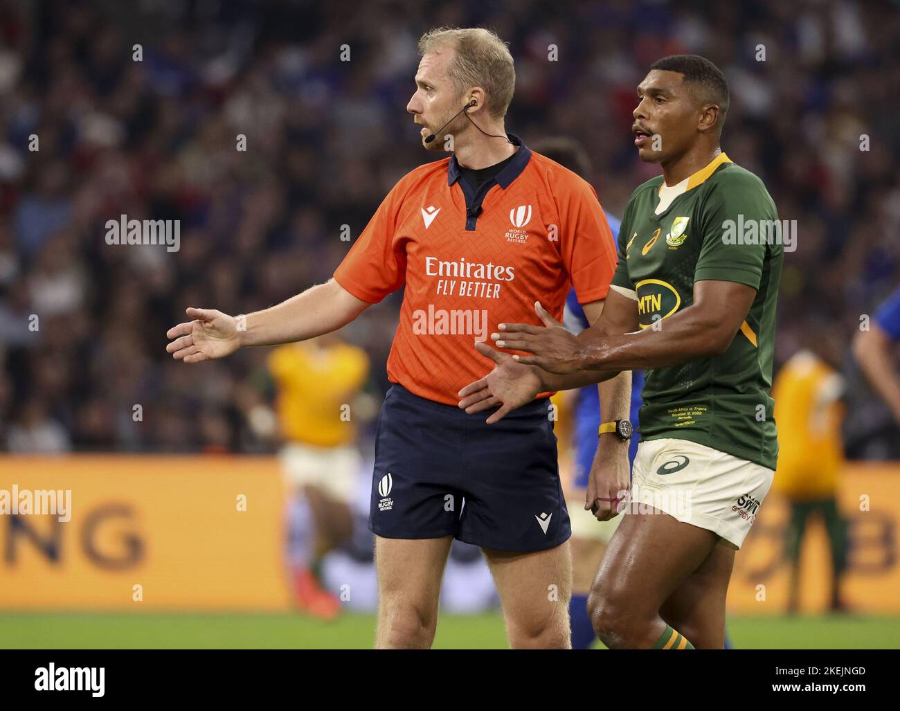Referee Wayne Barnes of England, Damian Willemse of South Africa during ...