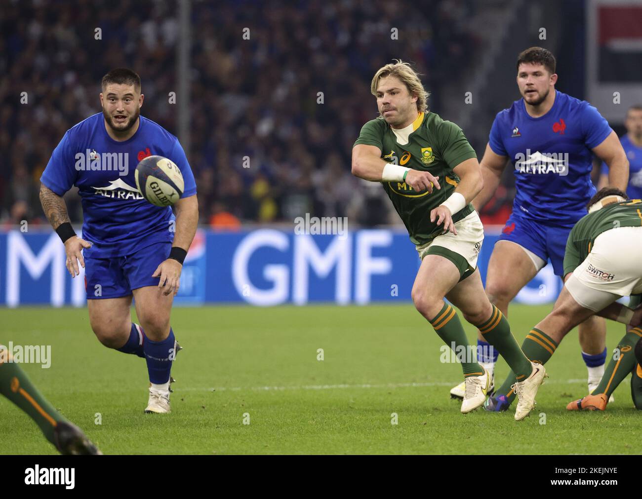 Faf De Klerk of South Africa, Cyril Baille of France (left) during the ...